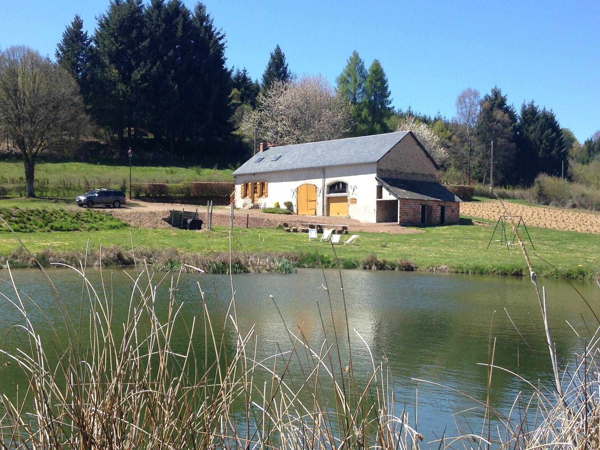 La Longère des Grands Ducs et son étang privé - Moux-en-Morvan